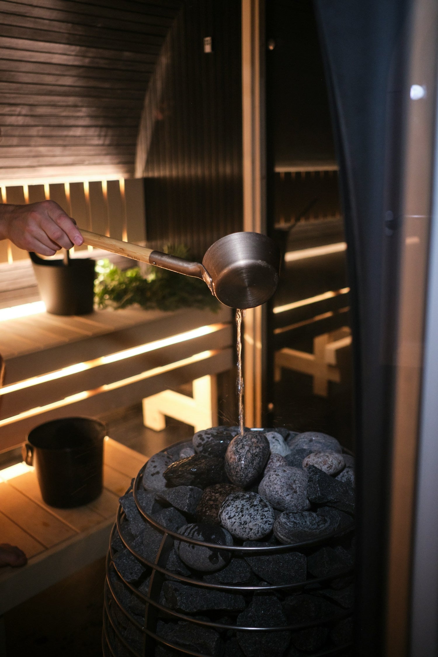 Heat, Heal, and Perform: The Complete Guide to Traditional Steam Sauna